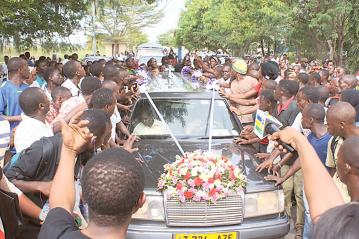 Mangwea’s body back home amid grief, chaos | The Citizen