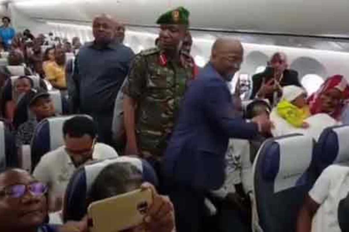 JPM boards Dreamliner to Mwanza, visits sick relative at Bugando ...