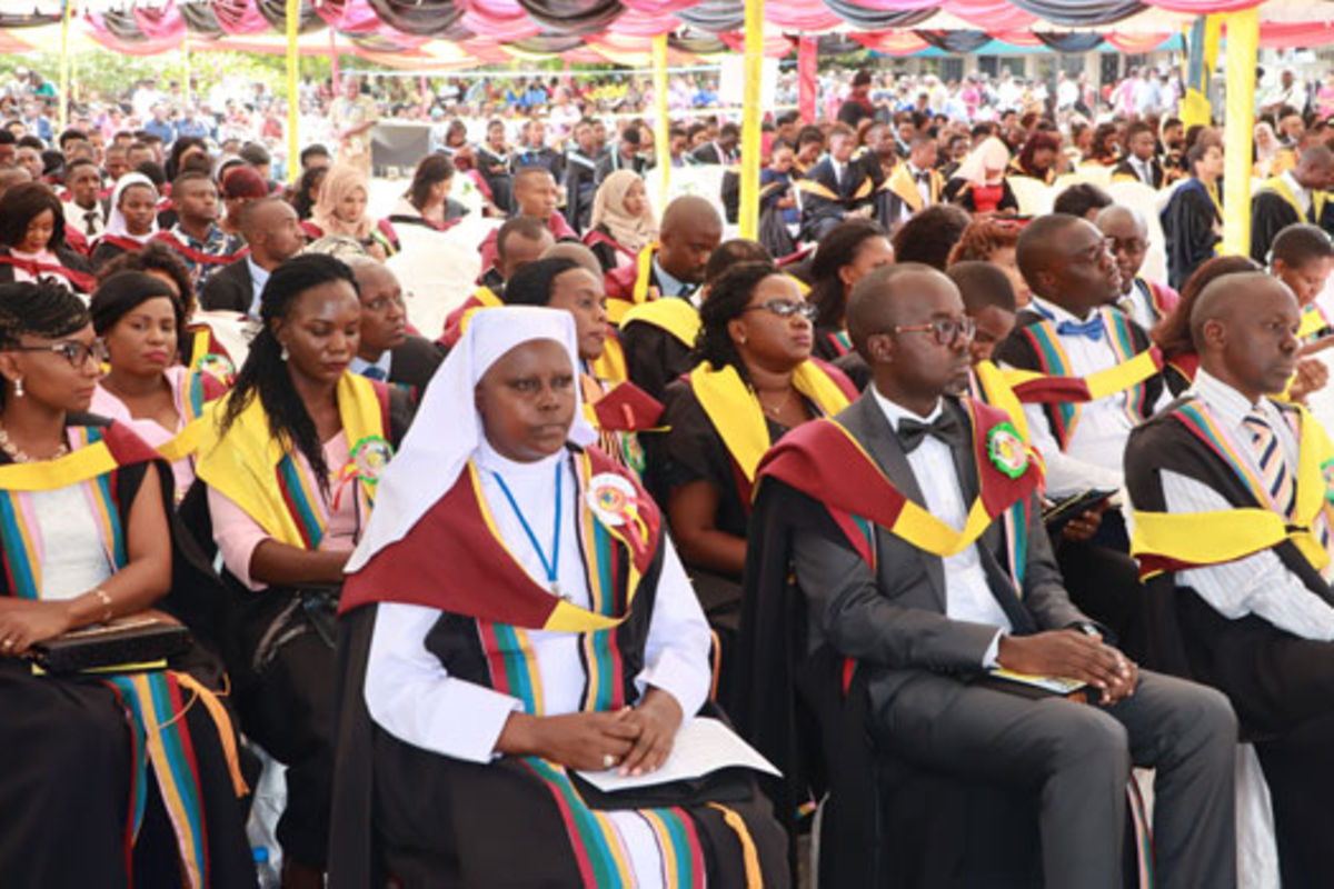 CUHAS-Bugando clocks 15 years with 645 graduates | The Citizen