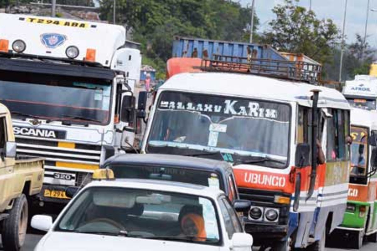 Unsung volunteers: How Dar residents help manage traffic | The Citizen