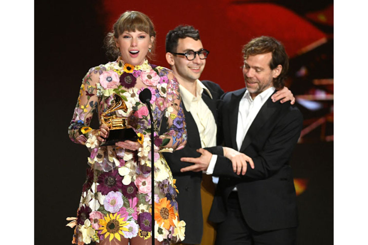 Taylor Swift makes US song charts history with 'Midnights' | The Citizen