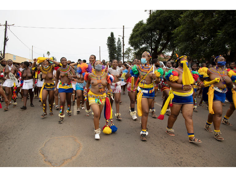 Mourners pay tribute to late South Africa Zulu king - The Citizen