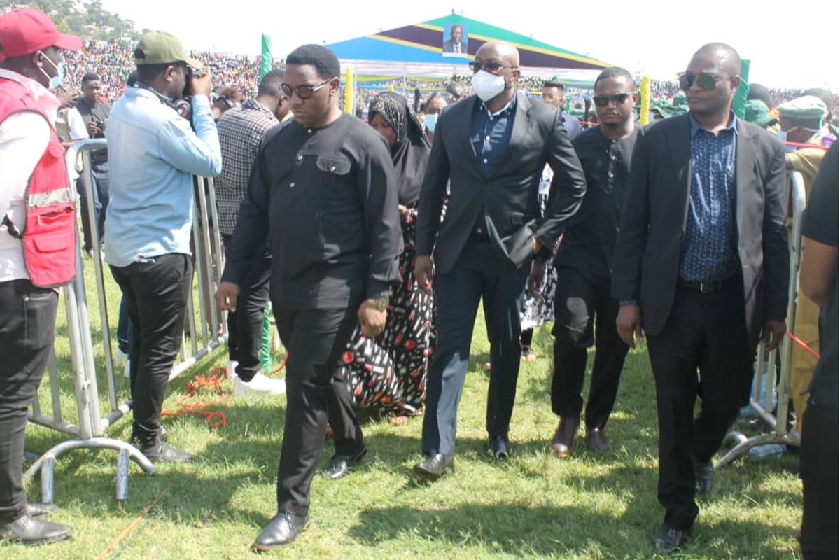 VIDEO: Makonda finally emerges at Magufuli’s farewell in Mwanza | The ...