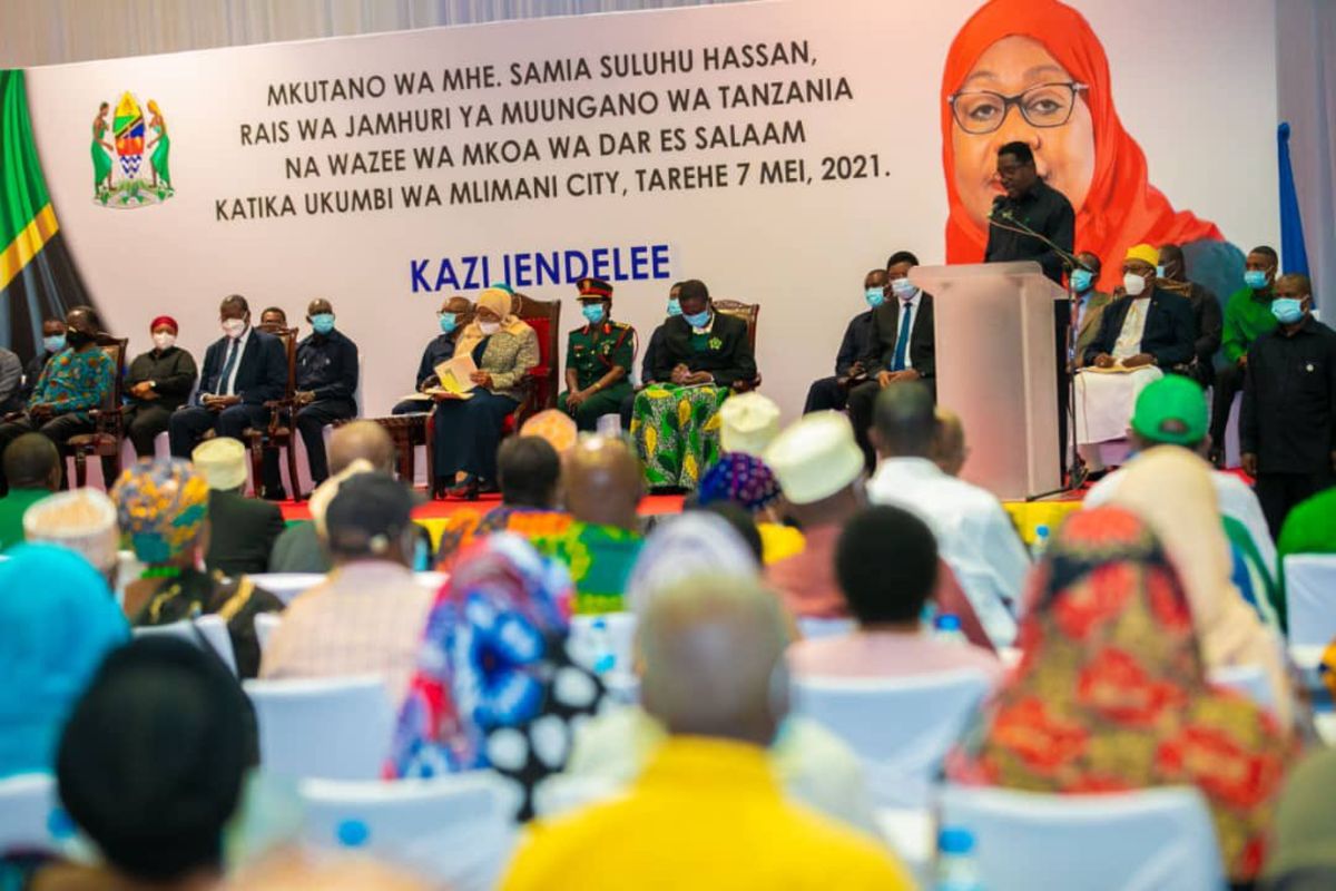 President Samia appears at elders meeting wearing facemask | The Citizen