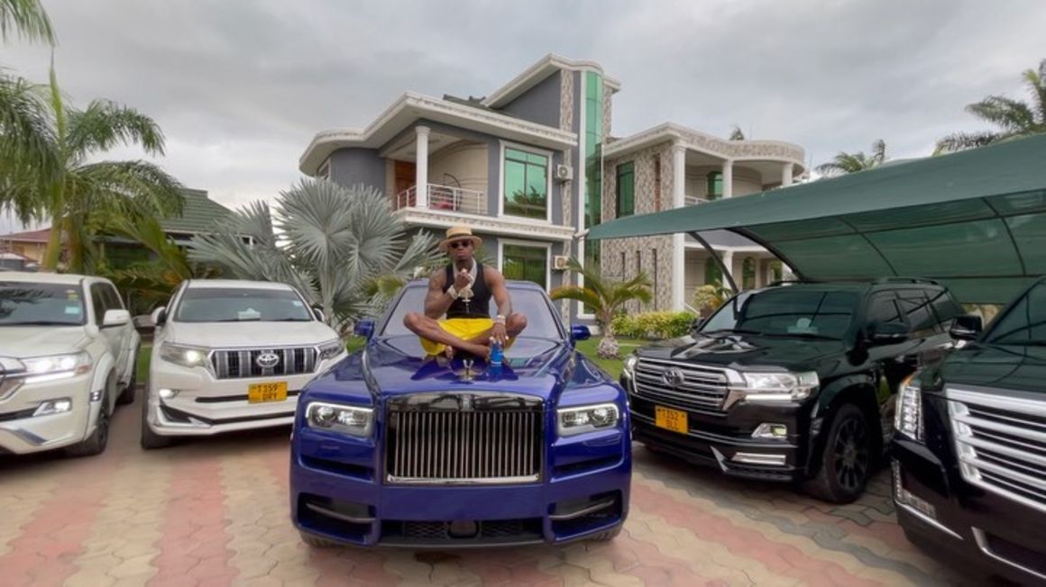 Diamond Platnumz splashes over Sh800 million on a new Rolls Royce - The ...