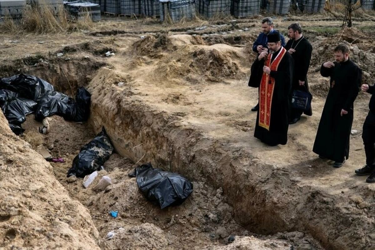 Bucha residents return to scene of civilian killings | The Citizen