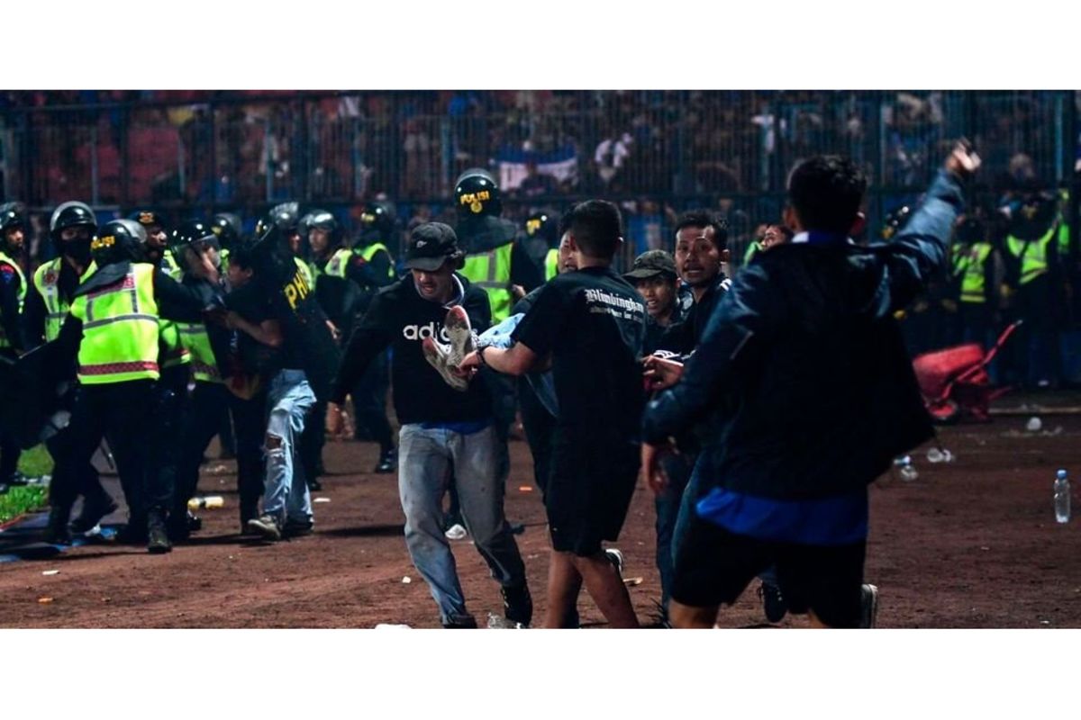 Relatives, survivors grieve at Indonesian hospital after stadium ...