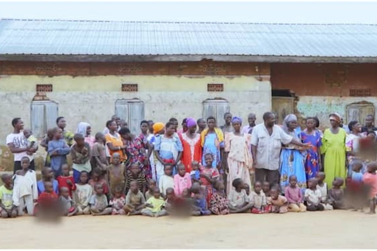 Musa: A Ugandan man with 10 wives, 98 Children, 568 Grandchildren | The ...