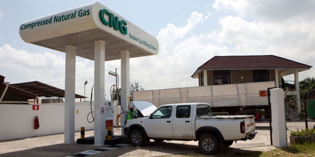 Motorists frustrated by delays at scarce CNG filling stations | The Citizen
