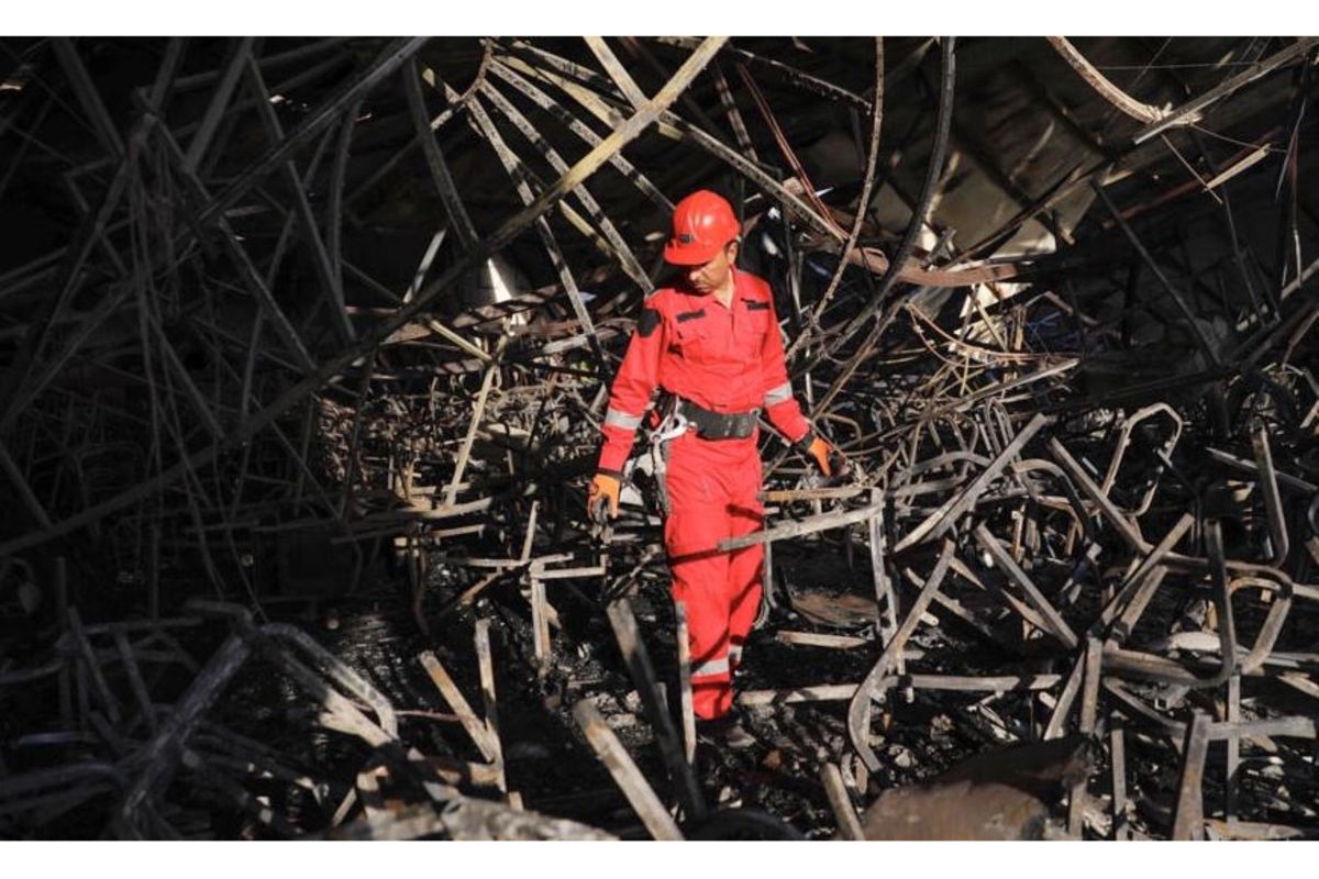 At least 100 killed as fire engulfs Iraq wedding hall | The Citizen