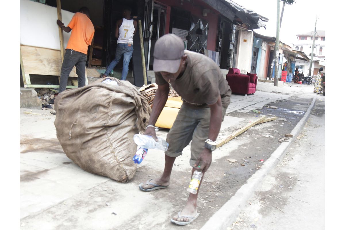 Plastic waste pickers struggle for survival amidst perils and prejudice ...