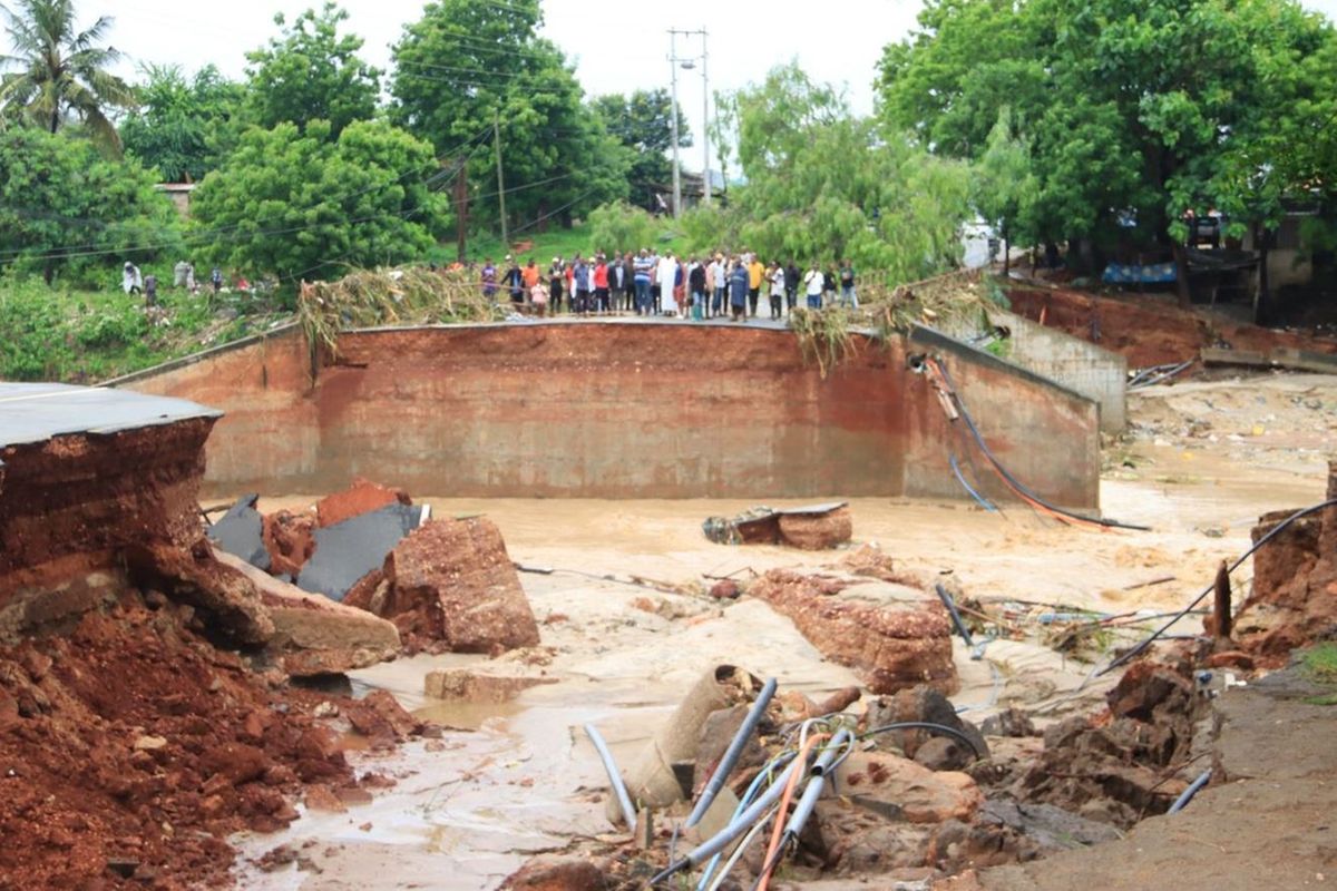 Ravaged by Rain: Dar es Salaam floods wreak havoc, displacing residents ...