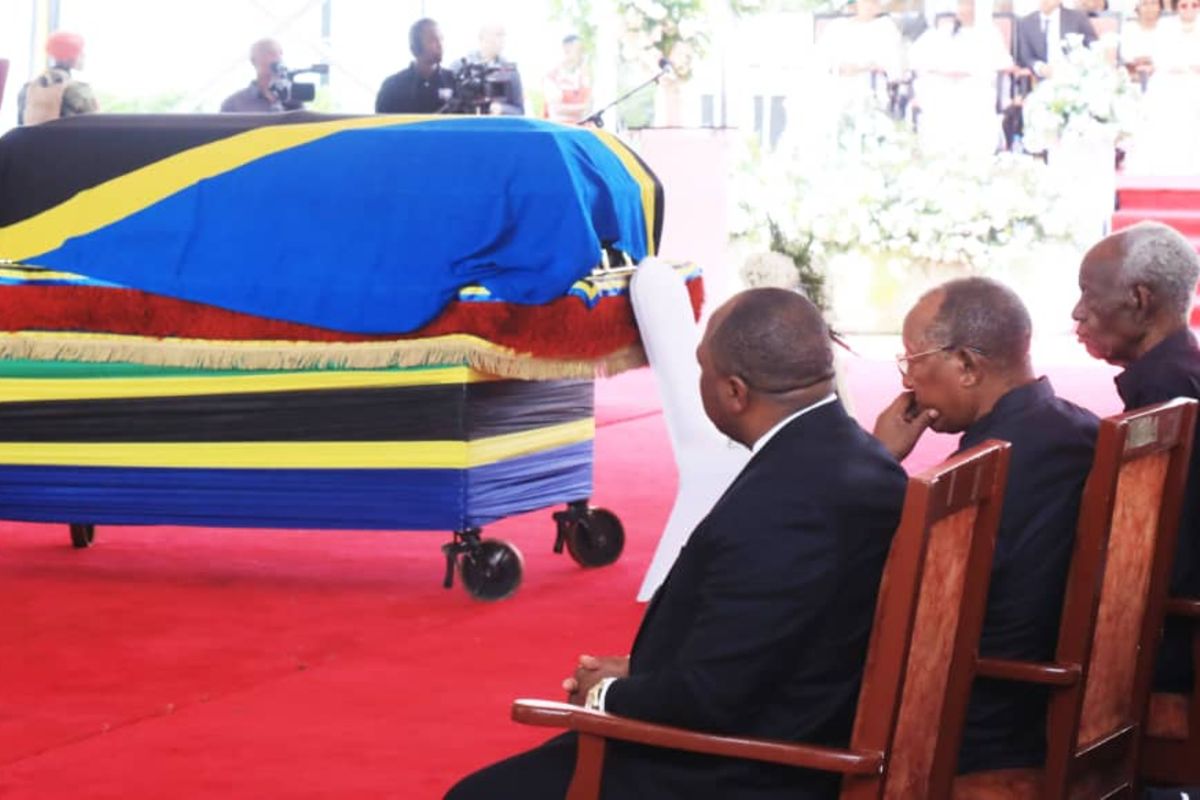 Tanzanians pay tribute to former premier Lowassa | The Citizen