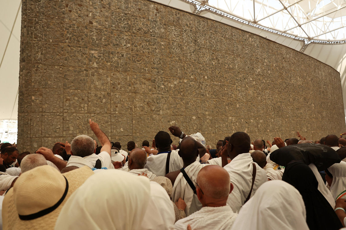 Hajj pilgrims 'stone the devil' as Muslims mark Eid al-Adha | The Citizen