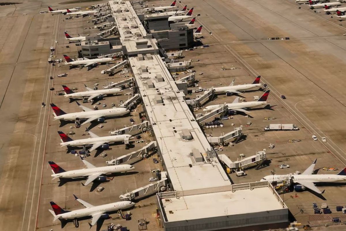 Global cyber outage grounds flights and disrupts businesses | The Citizen