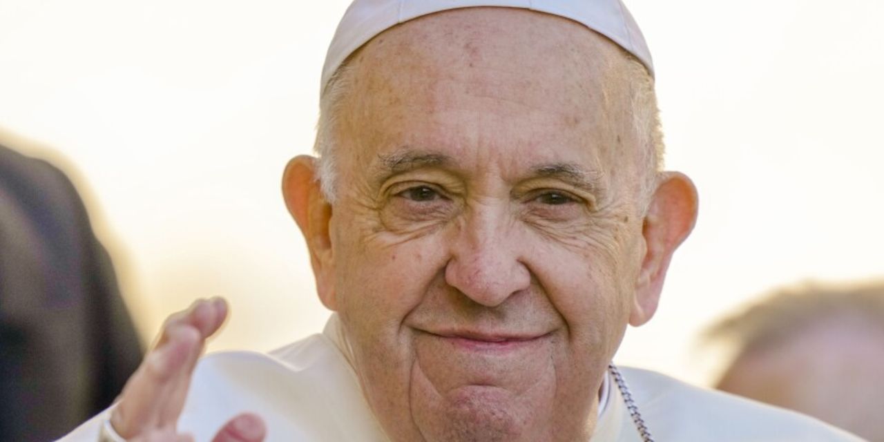 Ailing Pope Francis holds Vatican work meeting in hospital | The Citizen