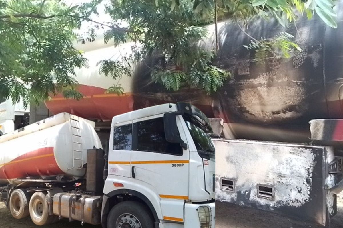 Police hunt fuel tanker driver accused of theft and arson | The Citizen