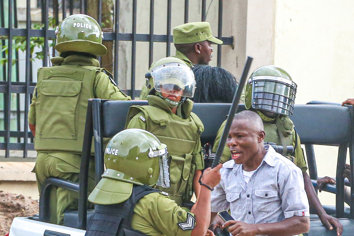 Ten hours of chaos at Kisutu as Police, Chadema lock horns | The Citizen