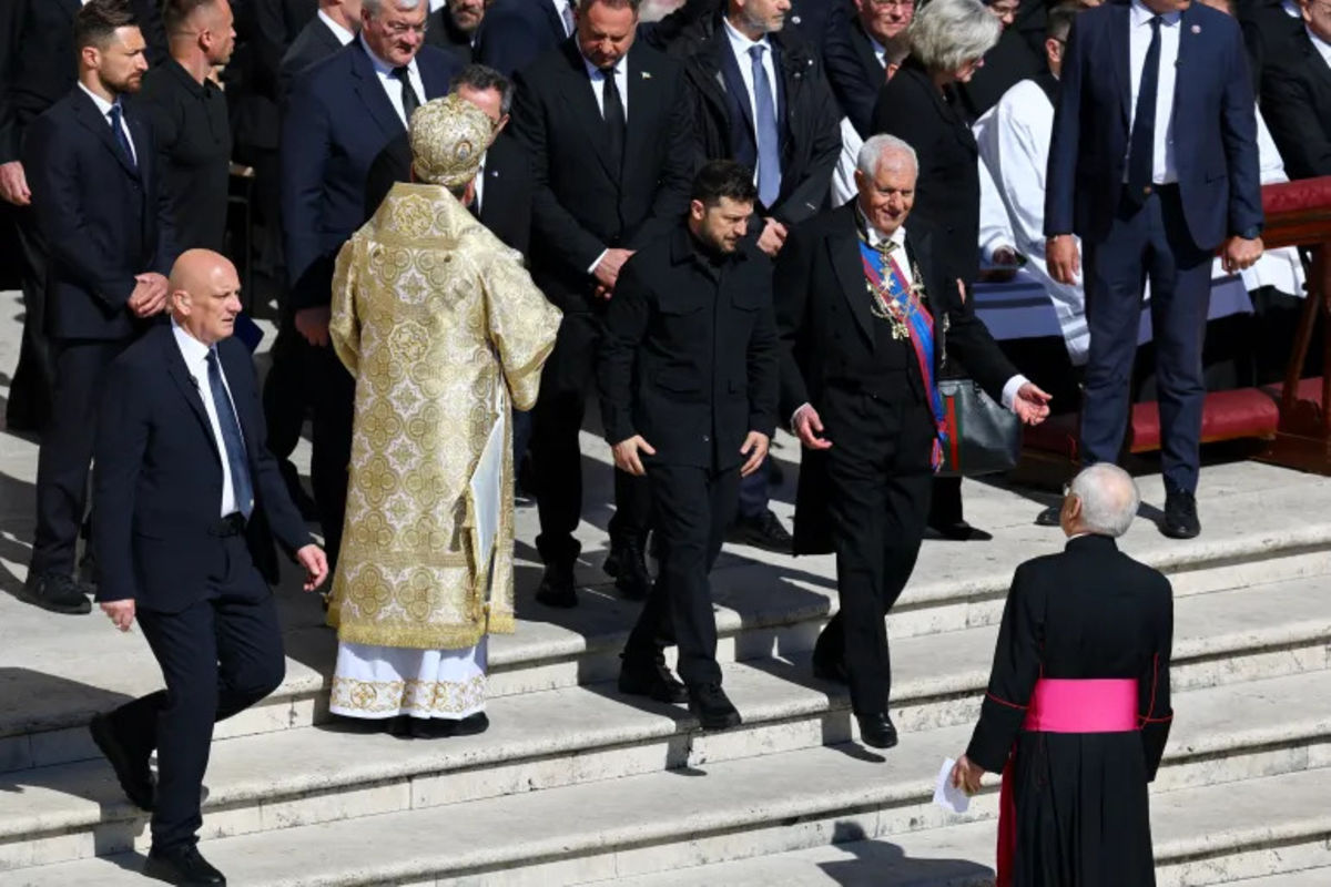 Mourners, monarchs and presidents bid farewell to Pope Francis | The Citizen