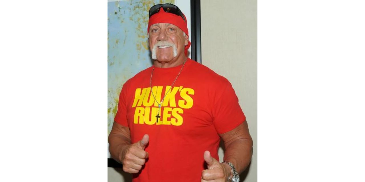 Wrestling legend Hulk Hogan dies at 71 after reportedly suffering ...