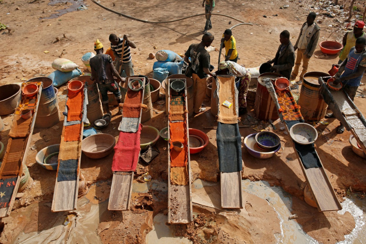 New mining rules force joint ventures to boost citizen participation ...