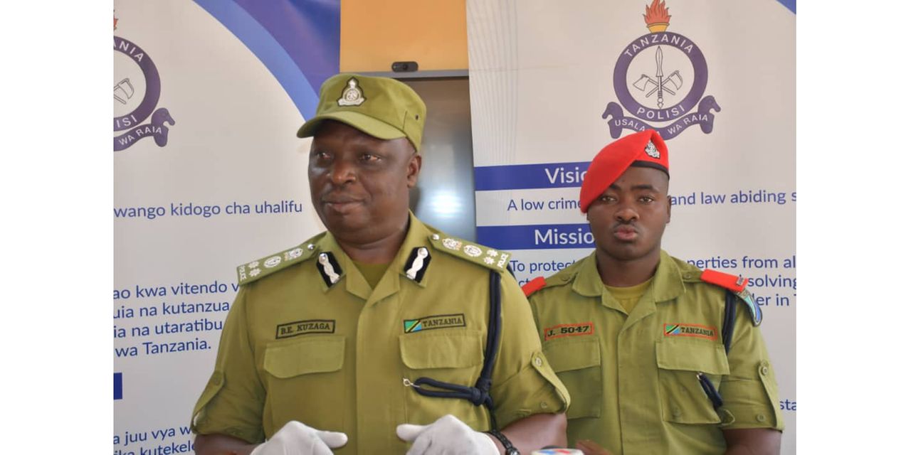 Two suspects shot during arrest, 3rd dies after jumping from police ...