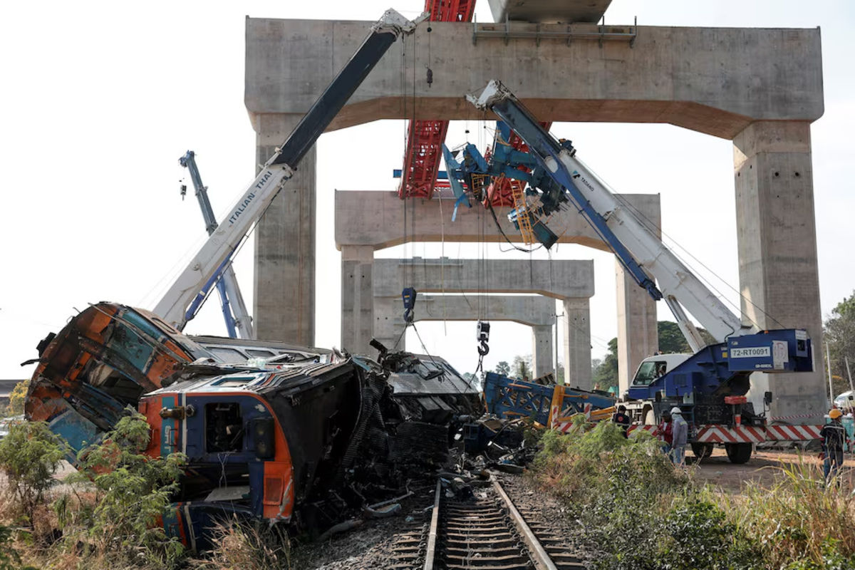 At least 25 killed after crane falls on train in Thailand, police say ...